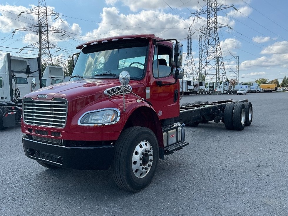 Used Cab and Chassis Trucks for Sale - Penske Used Trucks