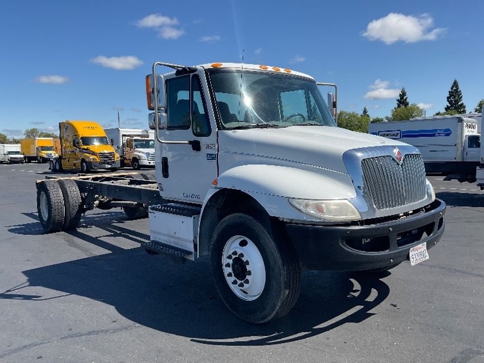 2017 International 4300 Cab and Chassis Truck