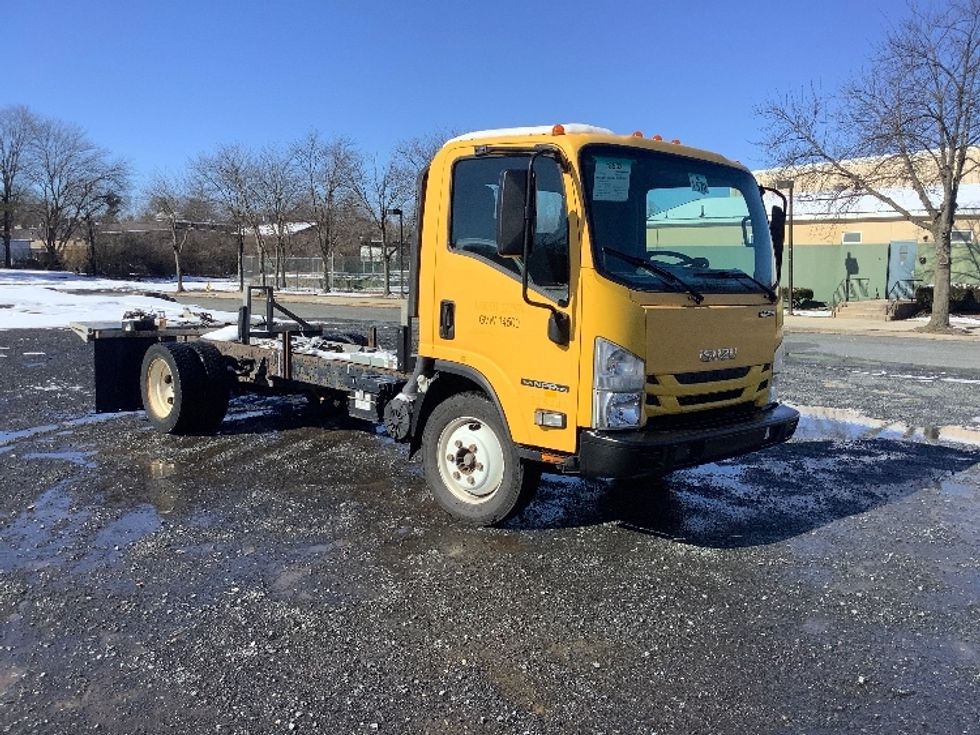 2018 Isuzu NPR EFI Cab and Chassis Truck
