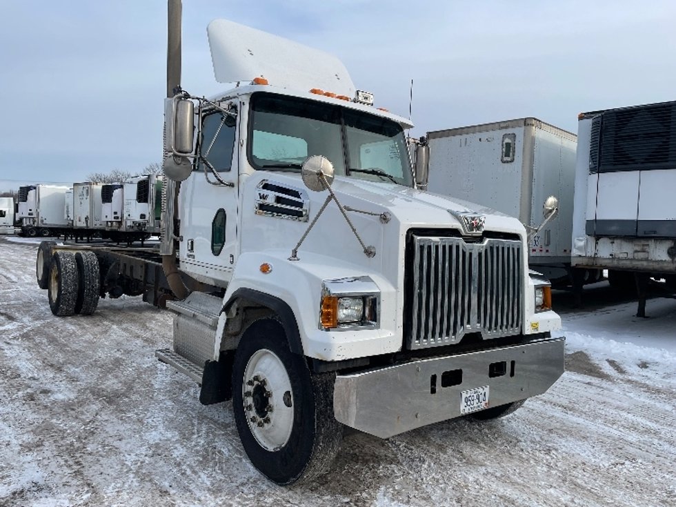 Used Cab and Chassis Trucks for Sale - Penske Used Trucks