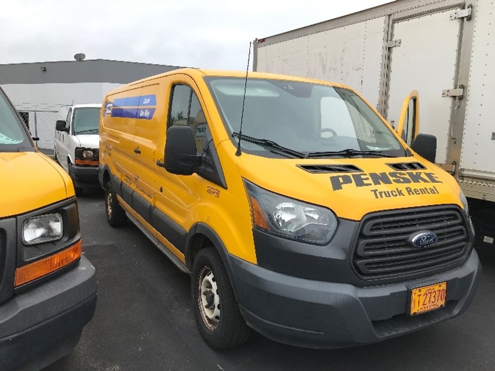 Used Ford Cargo Vans for Sale in CA - Penske Used Trucks