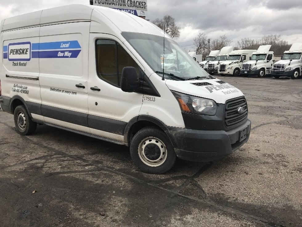 Used Ford Cargo Vans for Sale - Penske Used Trucks