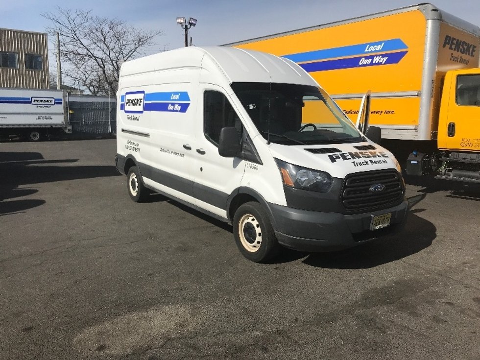 Used Ford Cargo Vans for Sale - Penske Used Trucks