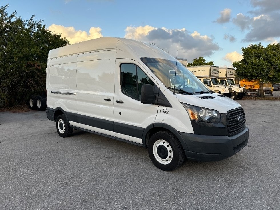 Used Cargo Vans for Sale - Penske Used Trucks