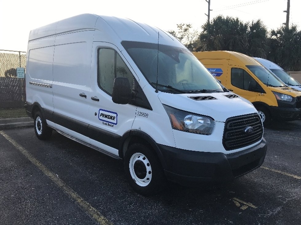 Used Cargo Vans for Sale in FL - Penske Used Trucks