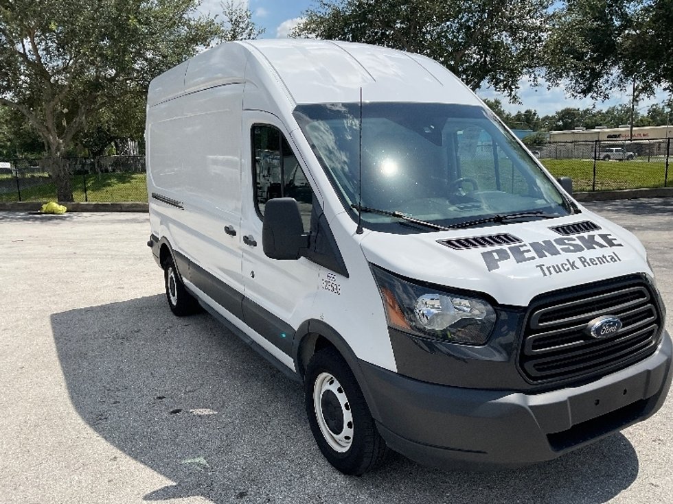 Used Cargo Vans for Sale - Penske Used Trucks