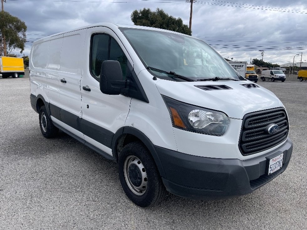 Used Ford Transit 250 Cargo Vans for Sale in CA - Penske Used Trucks