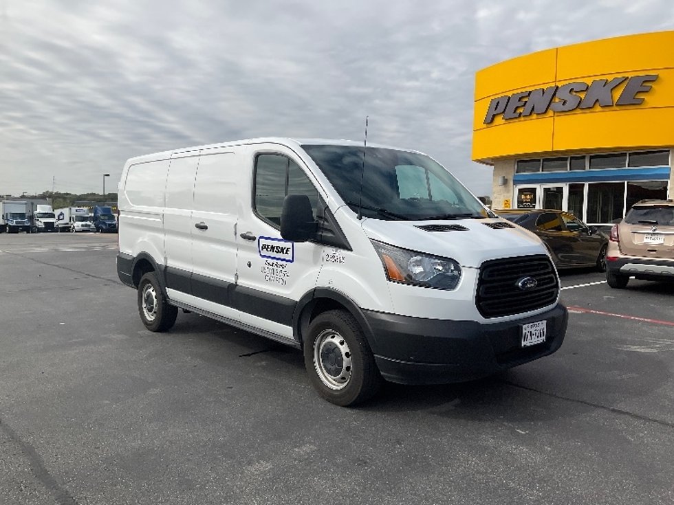 Used Cargo Vans for Sale in TX - Penske Used Trucks