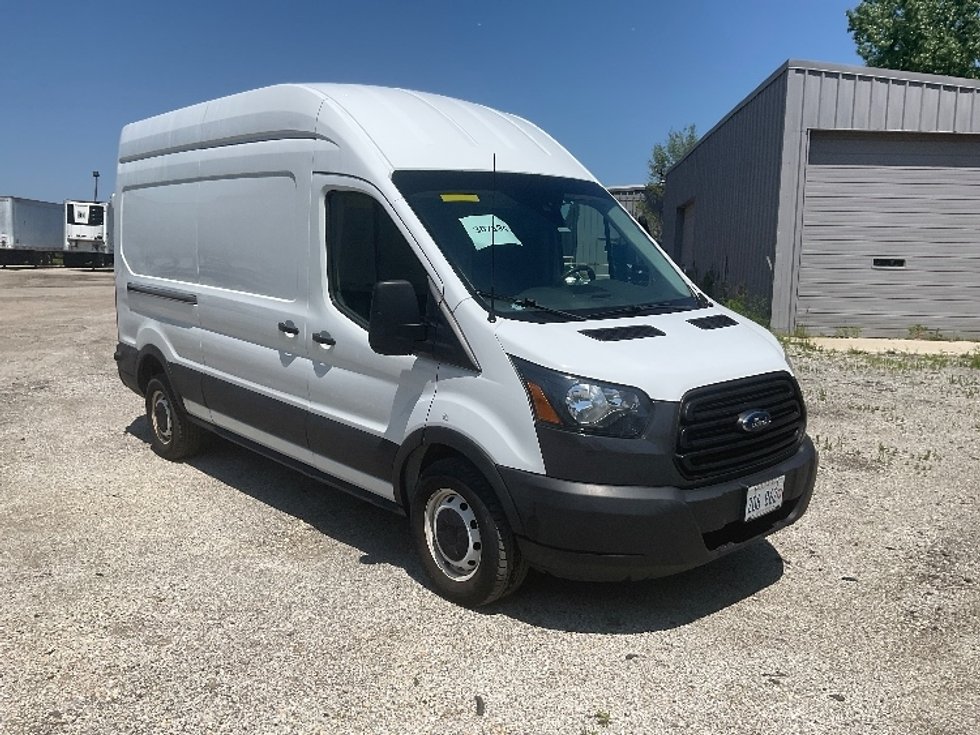 Used Cargo Vans for Sale in IL - Penske Used Trucks