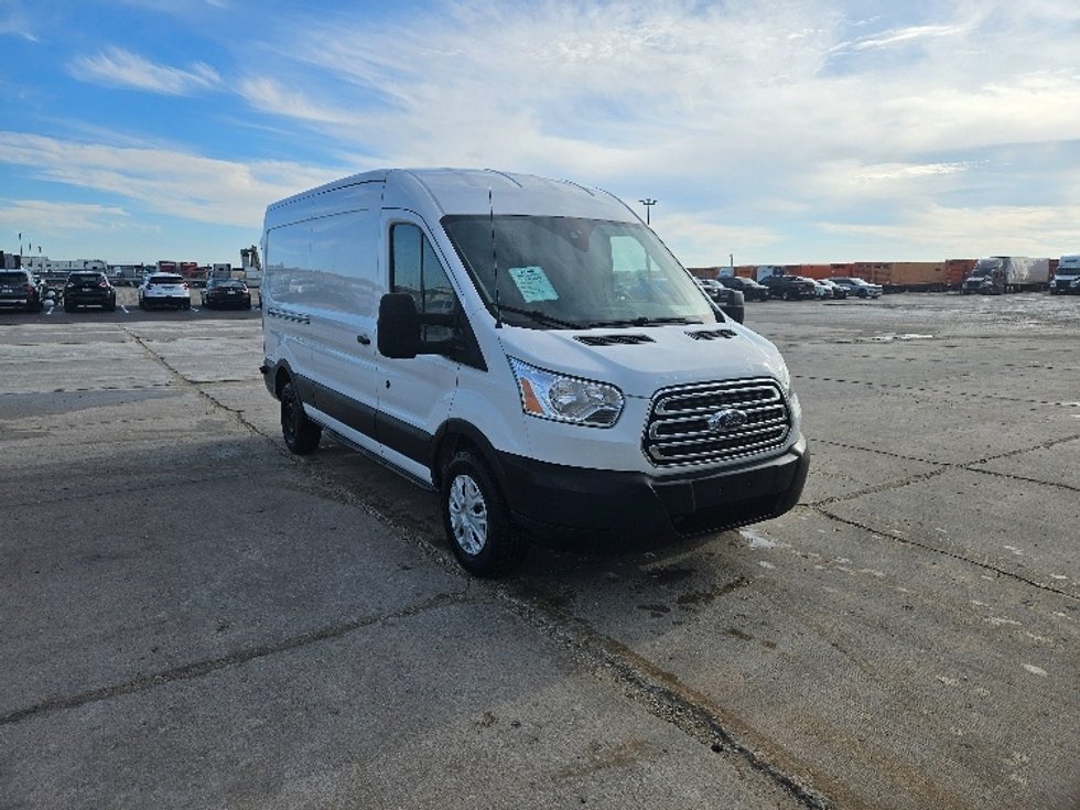 Used Cargo Vans for Sale in USA - Penske Used Trucks