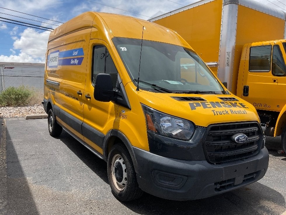 Used Cargo Vans for Sale in USA - Penske Used Trucks