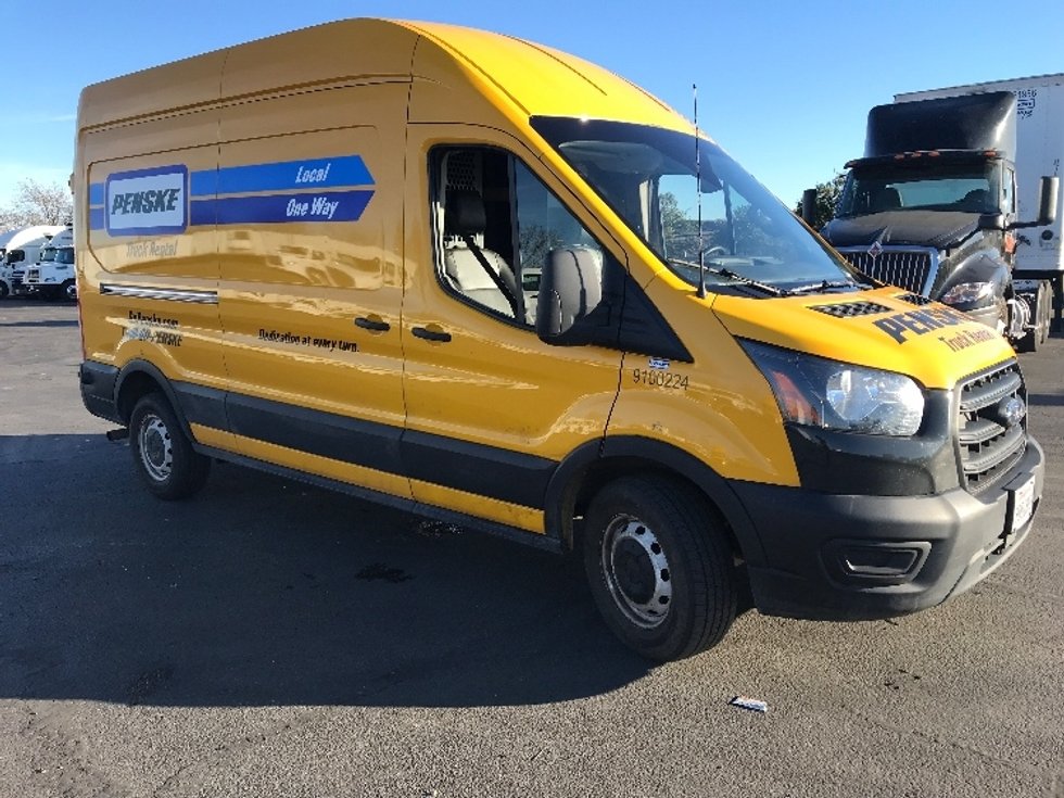 Used Cargo Vans for Sale - Penske Used Trucks
