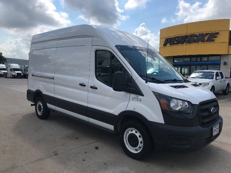 Used Cargo Vans for Sale in TX - Penske Used Trucks