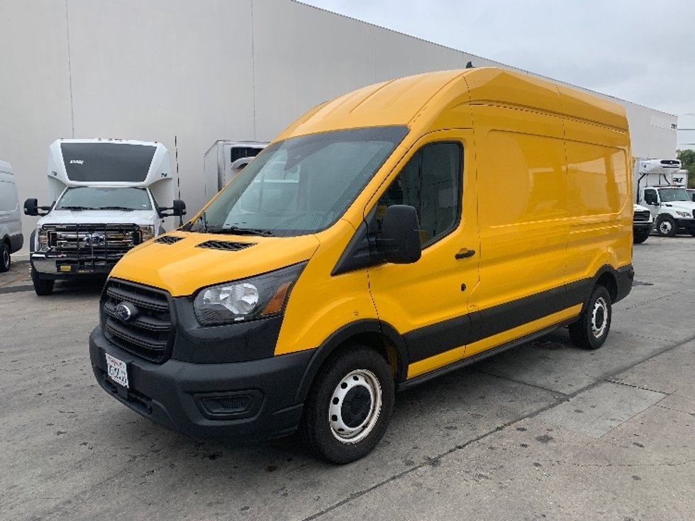 Used Transit 250 Cargo Vans for Sale in CA - Penske Used Trucks