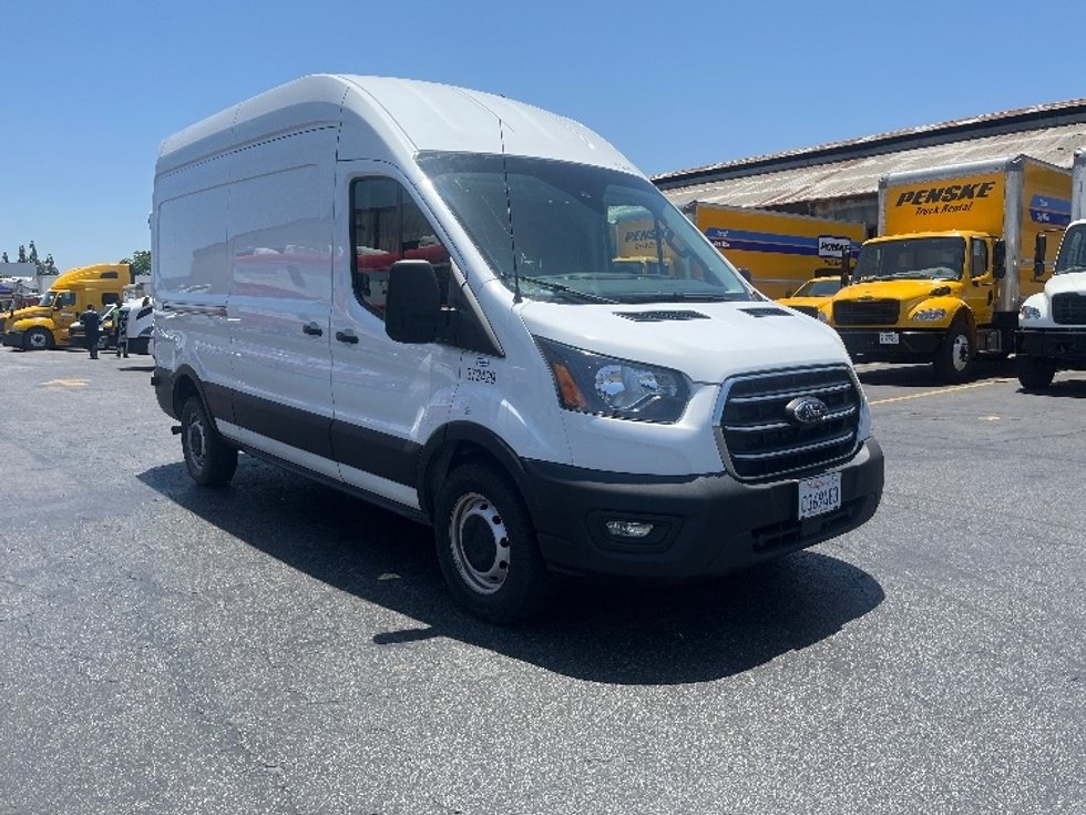 Used Cargo Vans for Sale in CA - Penske Used Trucks