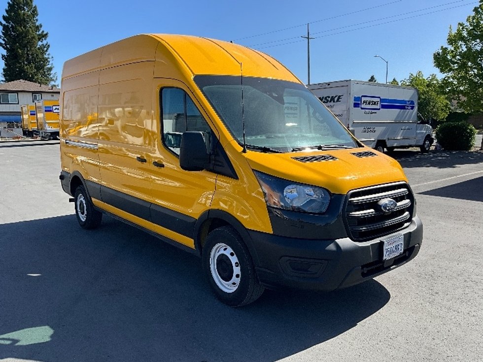 Used Cargo Vans for Sale in CA - Penske Used Trucks