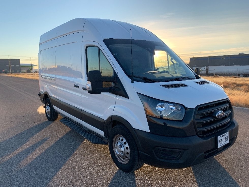 Used Cargo Vans for Sale - Penske Used Trucks