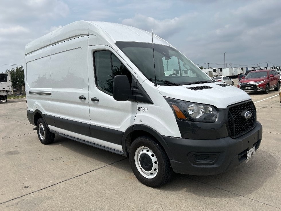 Used Cargo Vans for Sale in Arlington - Penske Used Trucks