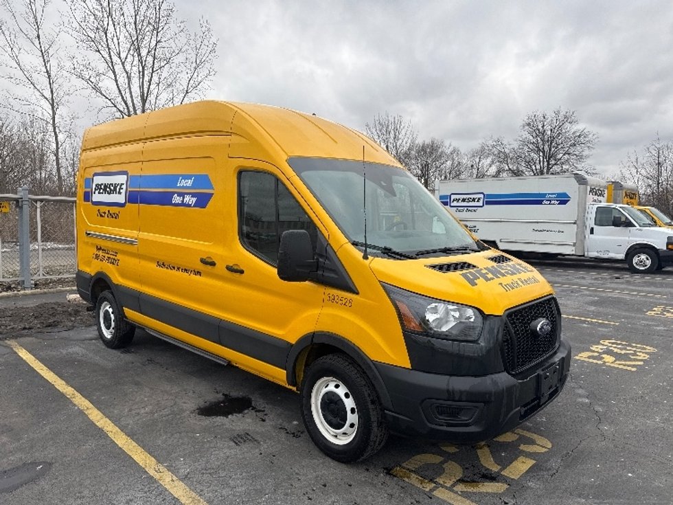 Used Cargo Vans for Sale in OH - Penske Used Trucks
