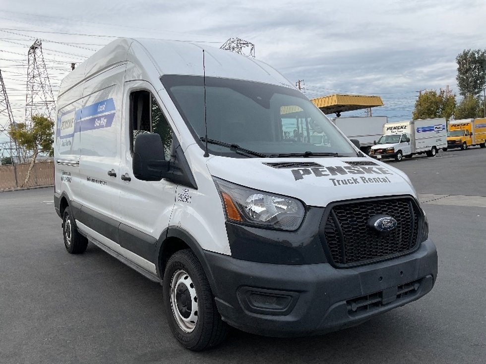 Used Cargo Vans for Sale - Penske Used Trucks