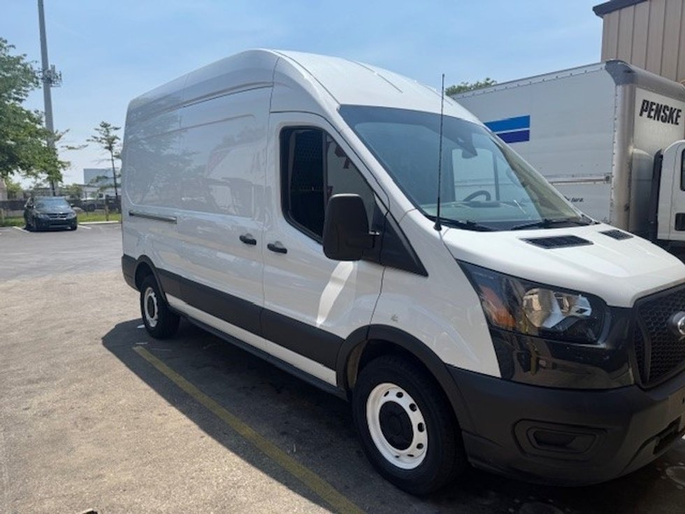 Used Cargo Vans for Sale - Penske Used Trucks