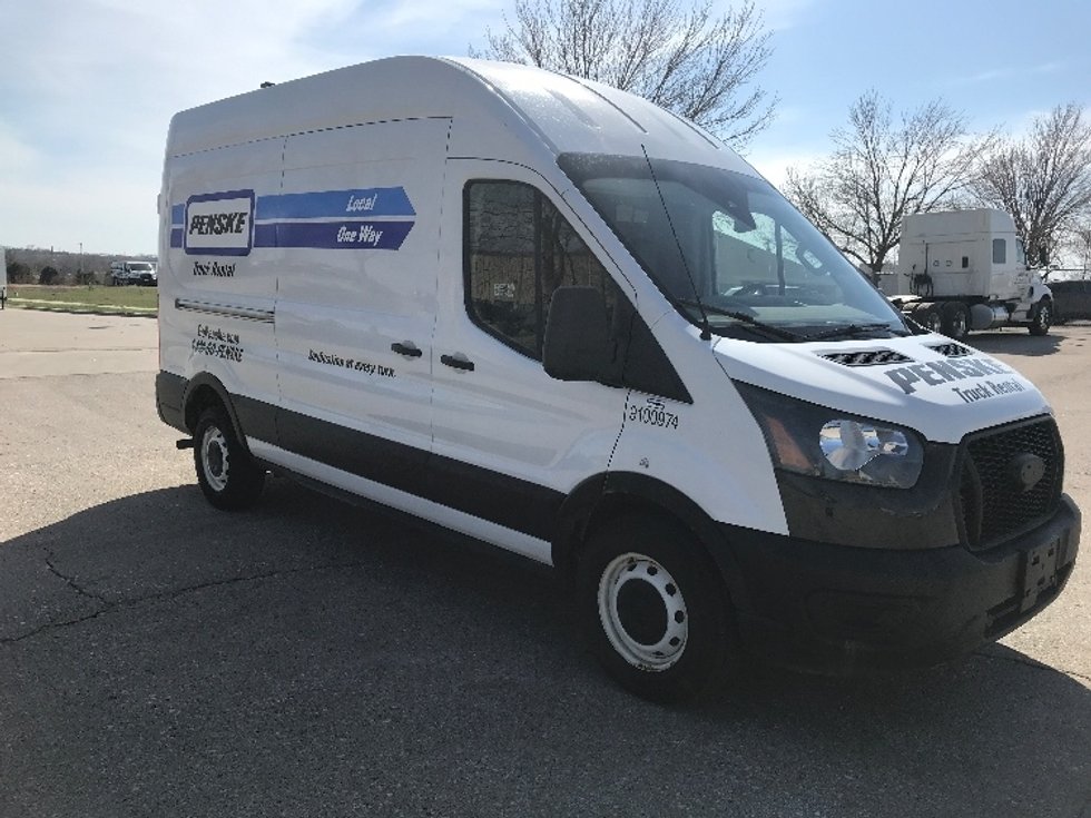 Used Cargo Vans for Sale - Penske Used Trucks