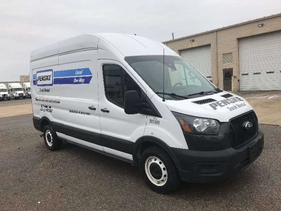 Used Cargo Vans for Sale - Penske Used Trucks