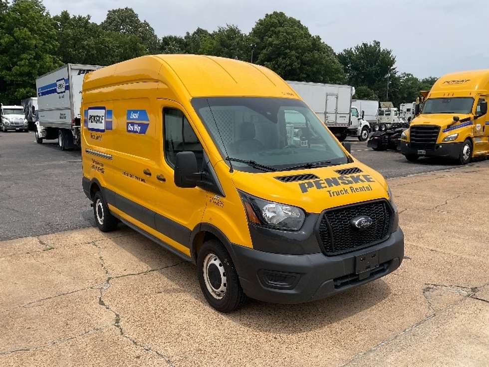 Used Ford Cargo Vans for Sale - Penske Used Trucks