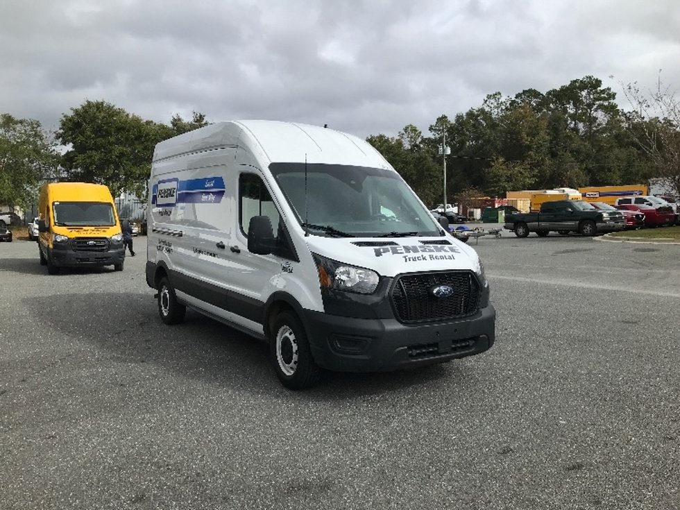 Used Cargo Vans for Sale in FL - Penske Used Trucks