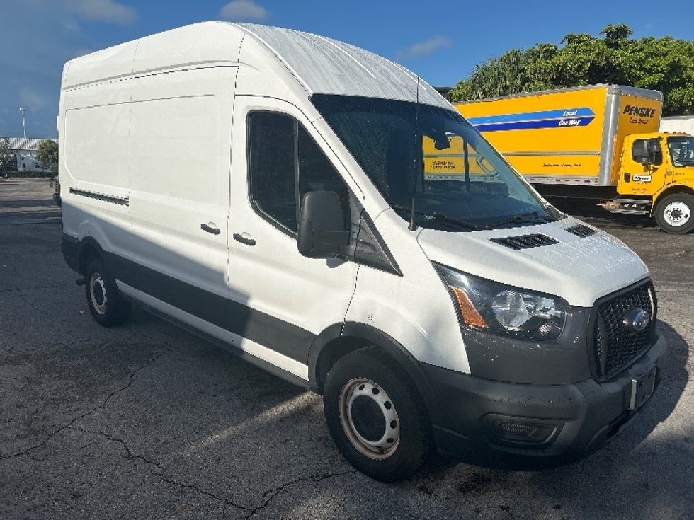 Used Cargo Vans for Sale - Penske Used Trucks