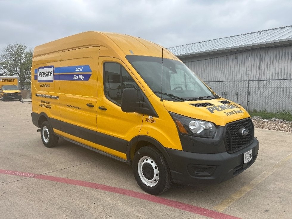 Used Cargo Vans for Sale - Penske Used Trucks