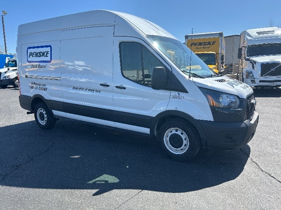 Used Cargo Vans for Sale - Penske Used Trucks