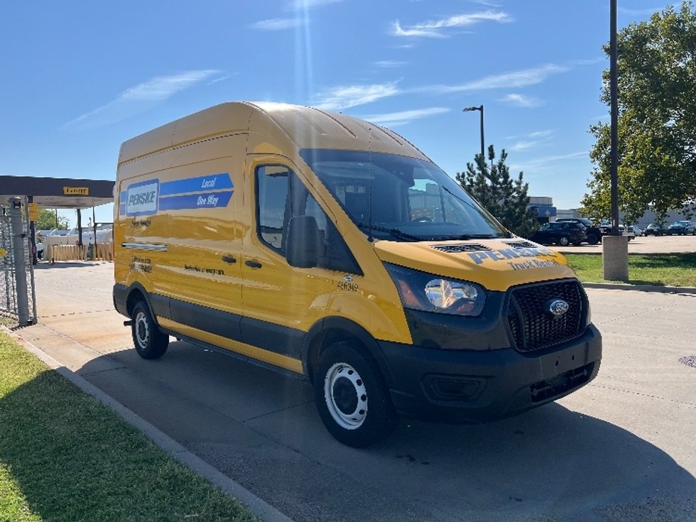 Used Cargo Vans for Sale - Penske Used Trucks