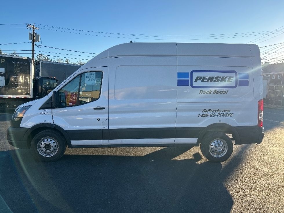 2023 Ford Transit 250 Cargo Van (Panel Van)