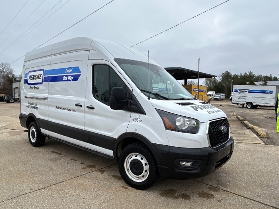 Used Cargo Vans for Sale - Penske Used Trucks
