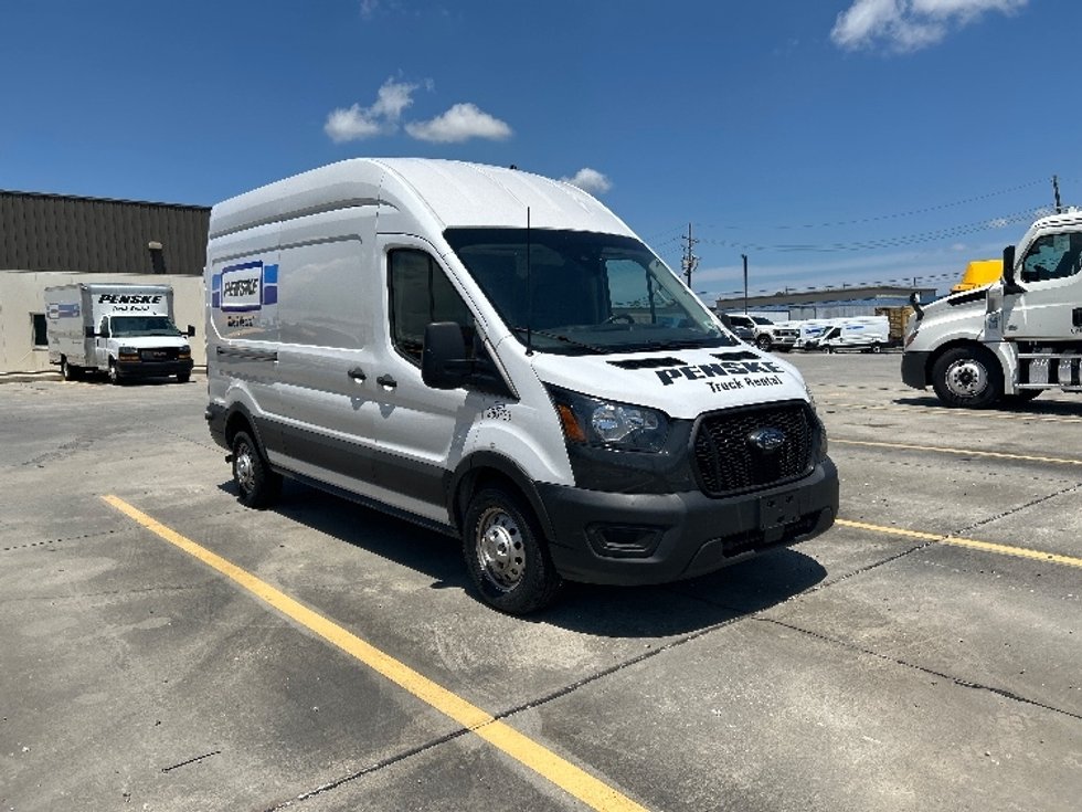 Used Cargo Vans for Sale - Penske Used Trucks