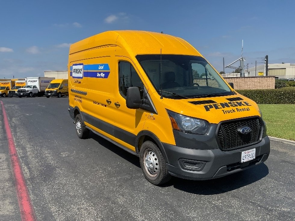 Used Ford Cargo Vans for Sale - Penske Used Trucks