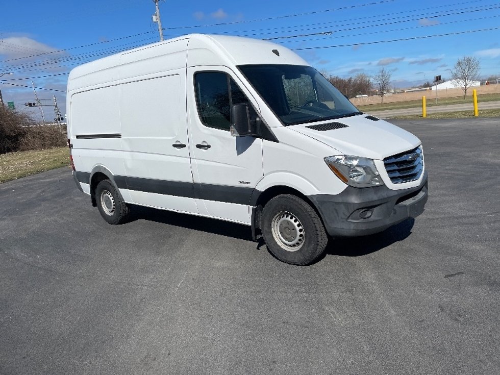 Used Freightliner Cargo Vans for Sale - Penske Used Trucks