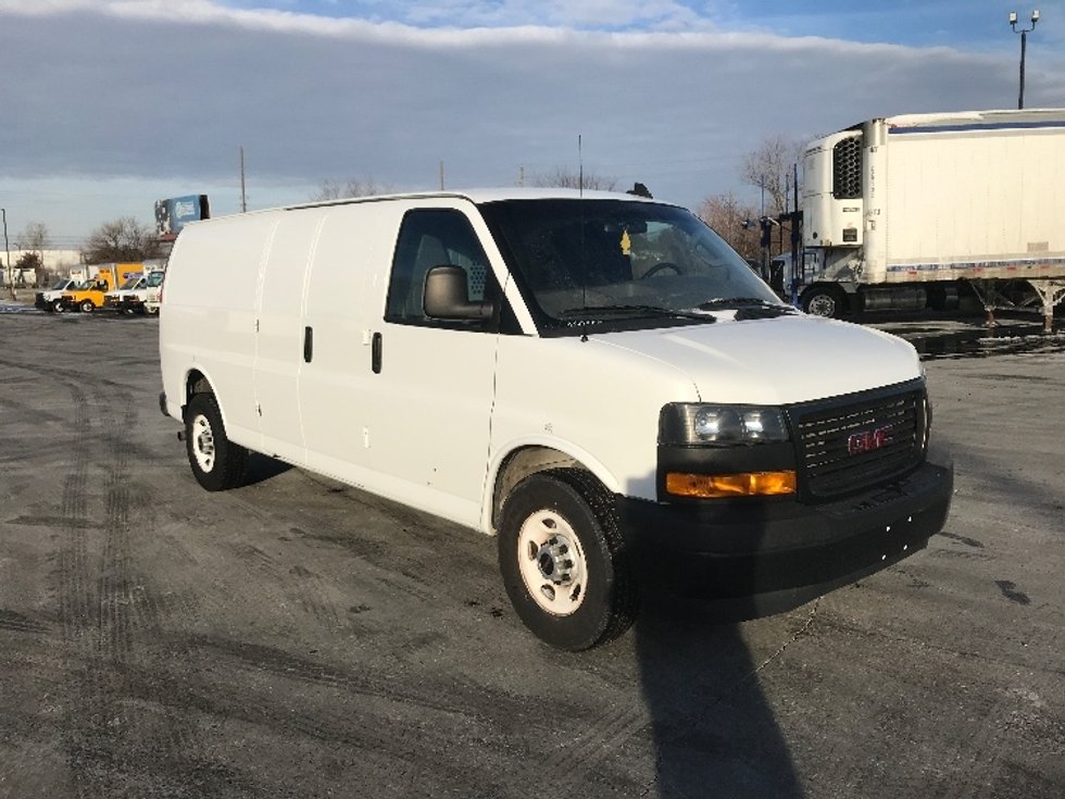 Used Cargo Vans for Sale in IN - Penske Used Trucks