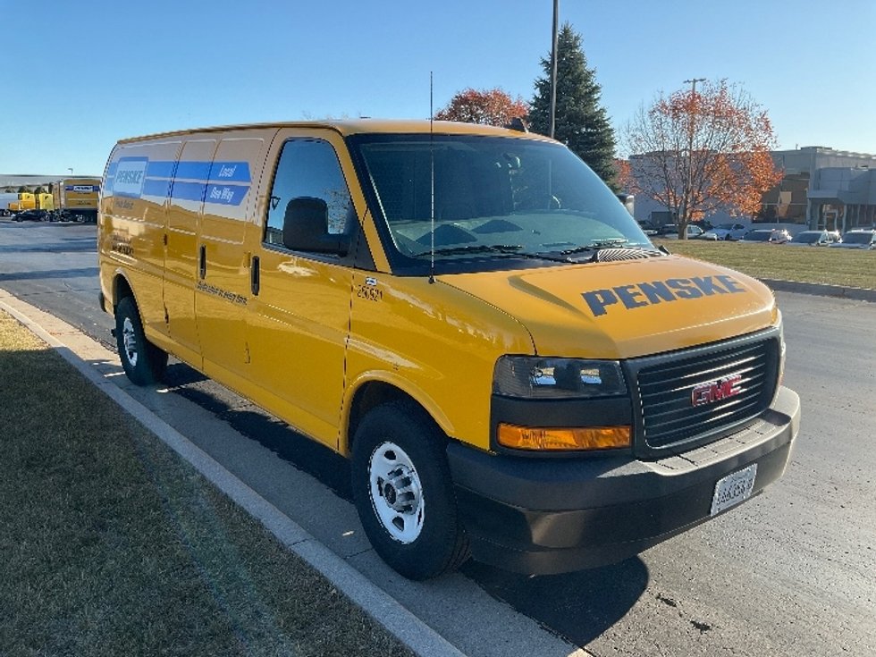 Used Cargo Vans for Sale in WI - Penske Used Trucks
