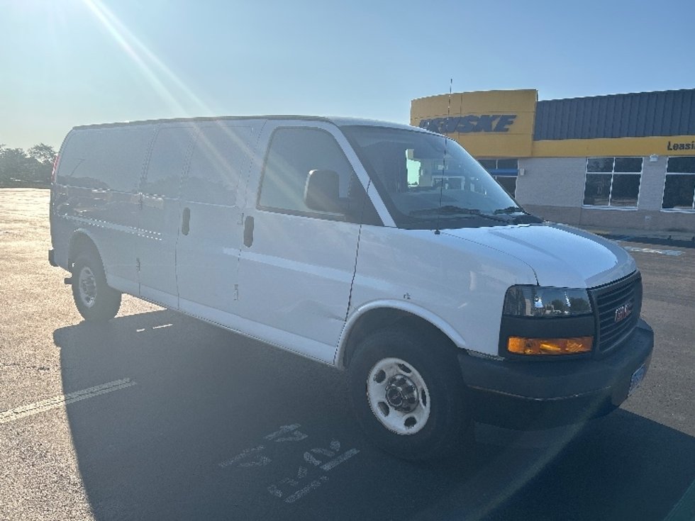 Used Cargo Vans for Sale - Penske Used Trucks