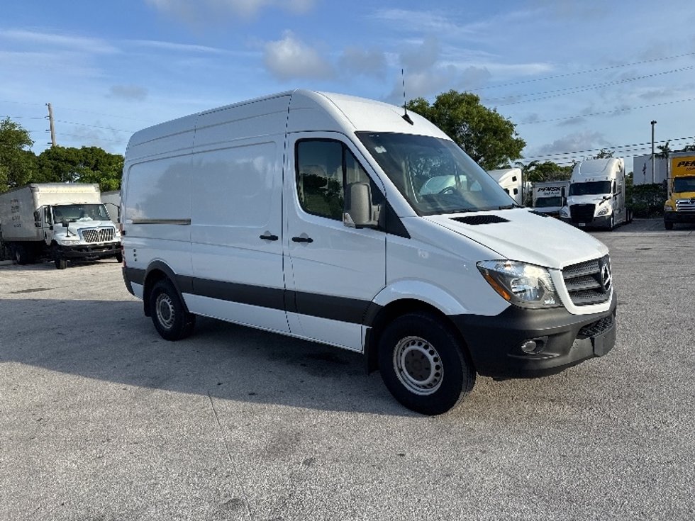 Used Mercedes Cargo Vans for Sale - Penske Used Trucks