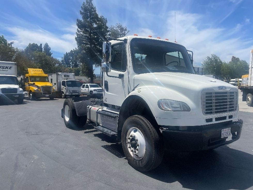 2017 Freightliner M2 Day Cab Tractor