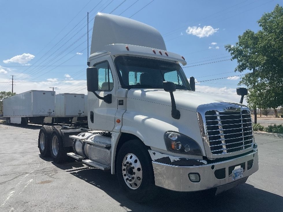 2018 Freightliner Cascadia 12564ST Day Cab Tractor