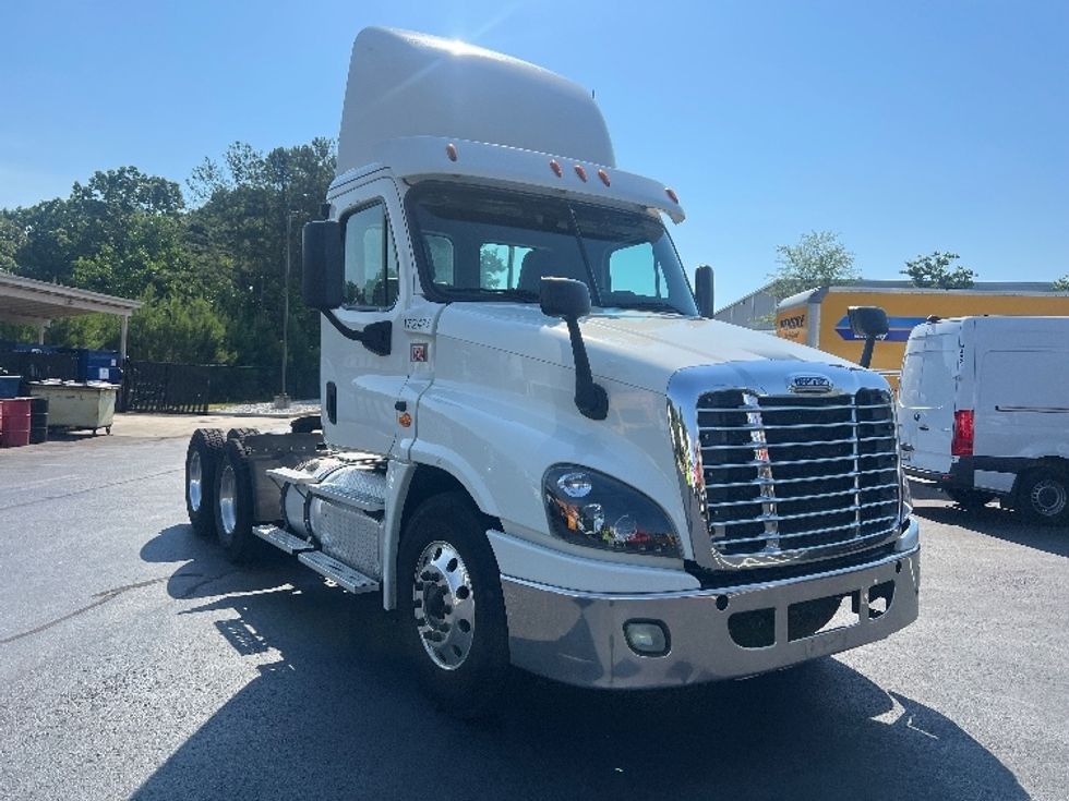 2018 Freightliner Cascadia 12564ST Day Cab Tractor