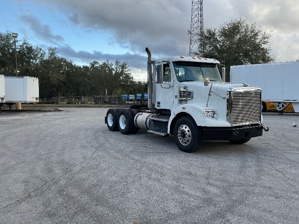 2018 Freightliner CORONADO Day Cab Tractor