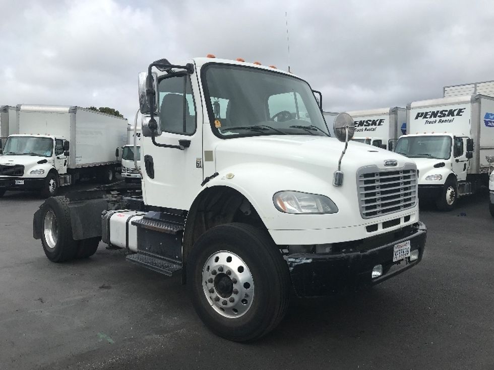 2018 Freightliner M2 Day Cab Tractor