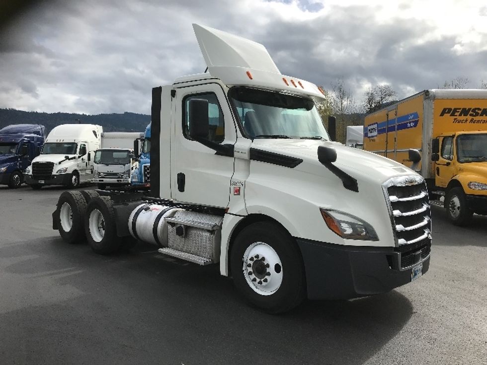 Your Next Used 2018 Freightliner T12664ST, 316304, Is For Sale And ...