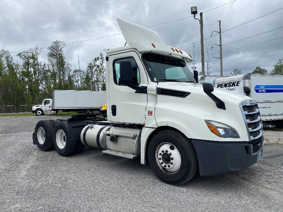 Your Next Used 2018 Freightliner T12664ST, 316930, Is For Sale And ...