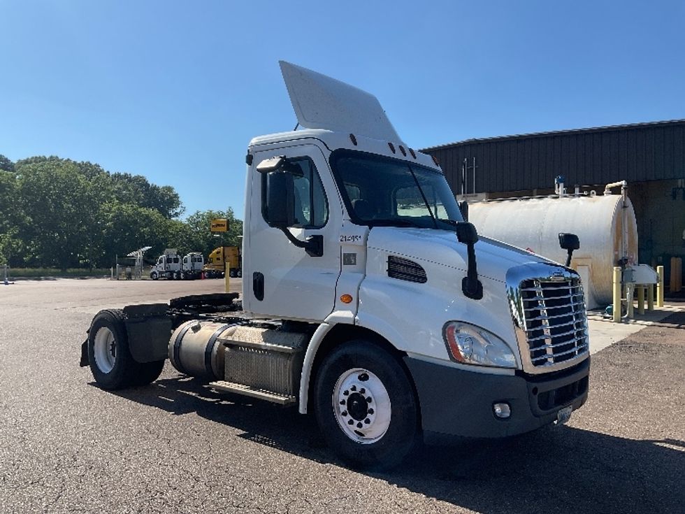 2019 Freightliner Cascadia 11342ST Day Cab Tractor